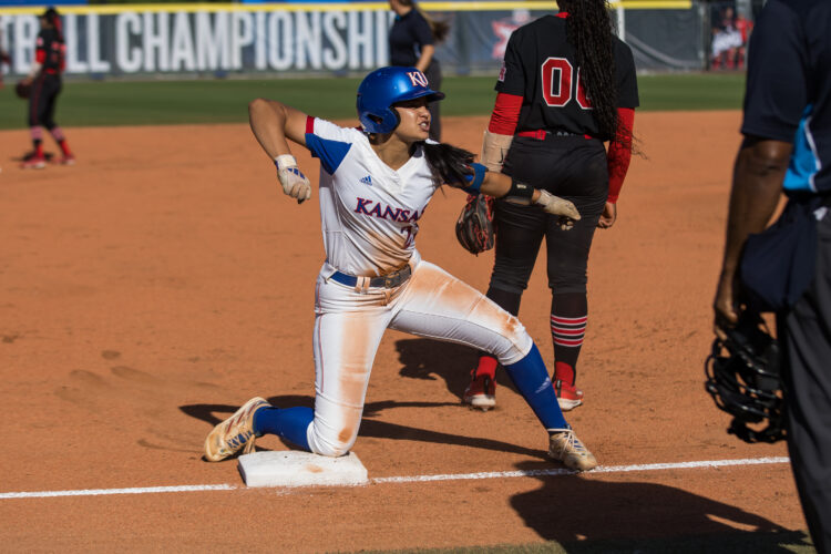 Cripe powers Jayhawks to 6-5 victory over Houston in Big 12 tournament ...